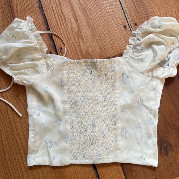 Princess Polly | Tops | Lovely Princess Polly Hook And Eye Crop Top ...